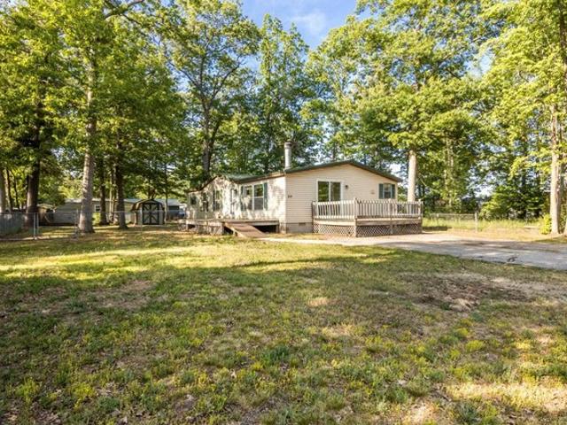 819 Gladewood Ln, Traverse City, MI 49686