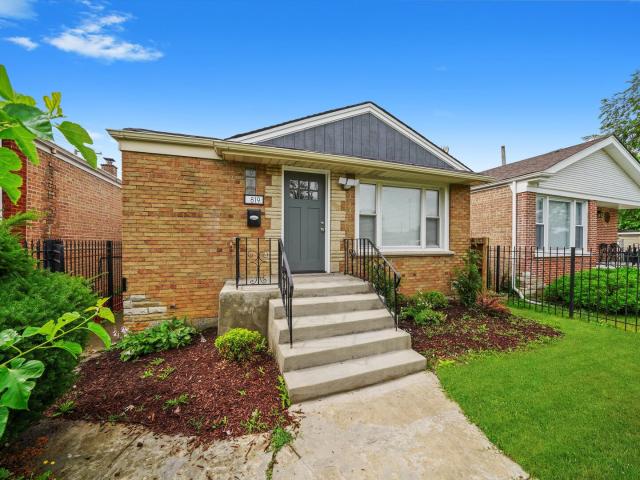 819 E 98th Place