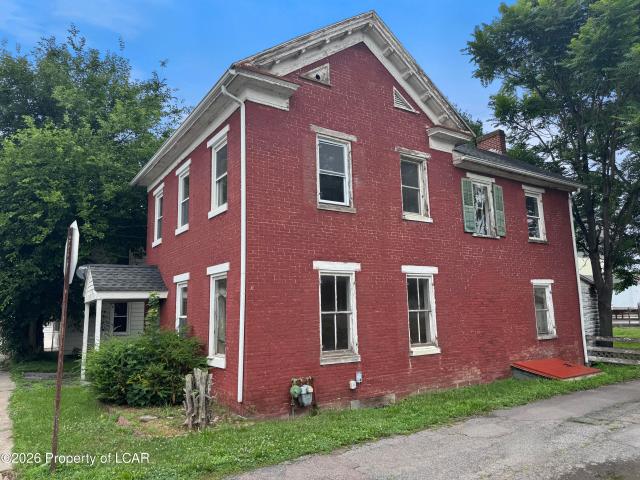 819 E Market Street