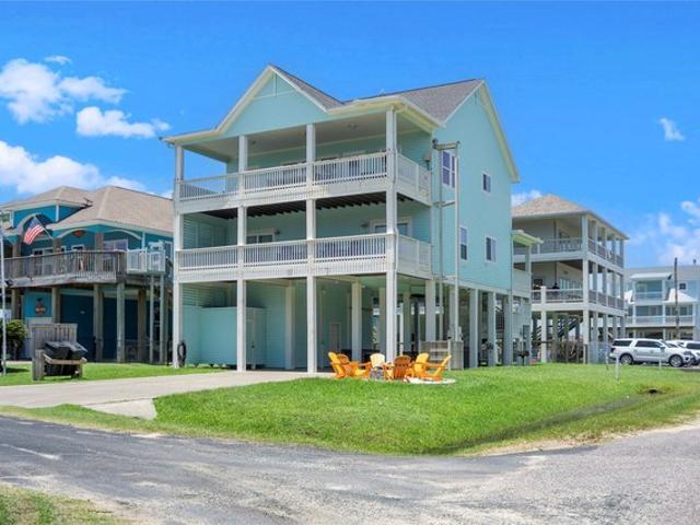 819 Eastview, Crystal Beach, TX 77650