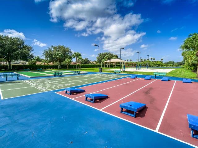 819 Fairwaycove Ln, Unit 203, Bradenton, FL 34212 | MLS #A4685