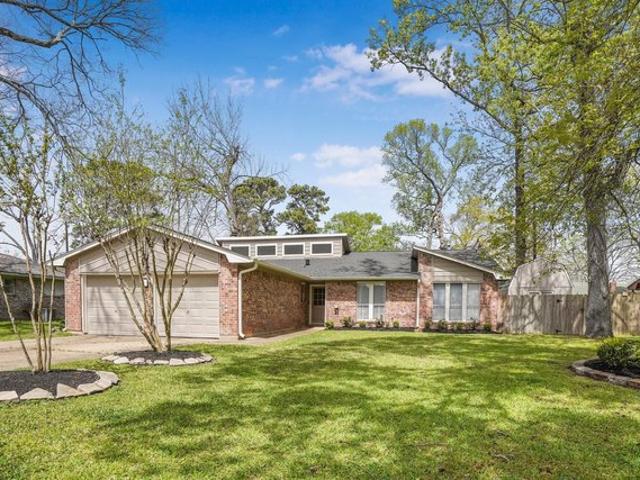 819 Fall Creek Dr, Huffman, TX 77336