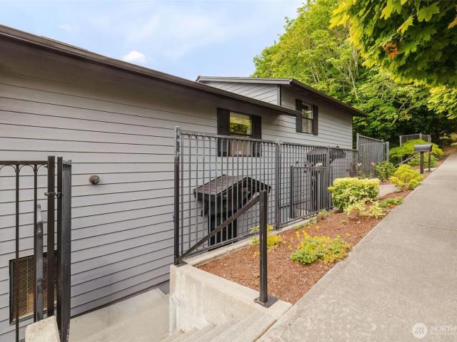 819 Kitsap Street