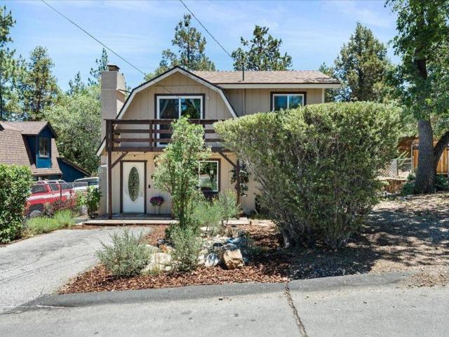 819 Holmes Lane