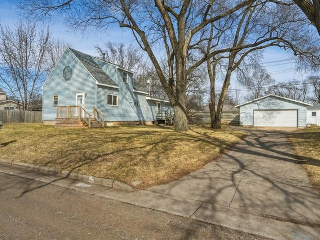 819 Harriet St, Altoona, WI 54720