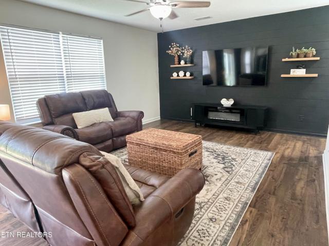 819 Old Towne Loop Drive