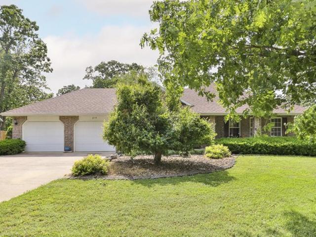 819 N Dogwood St, Strafford, MO 65757