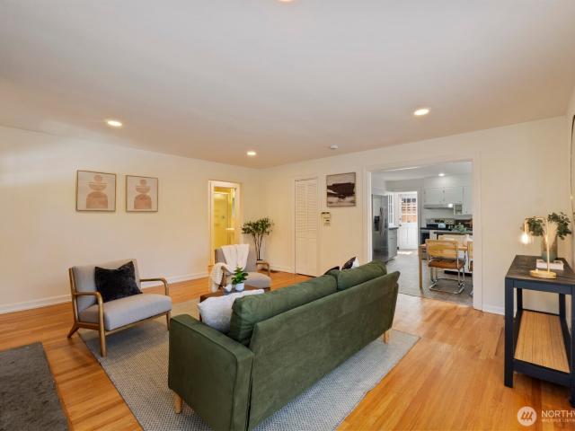 819 NE 100th Street
