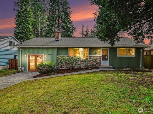 819 NE 180th St, Shoreline, WA 98155