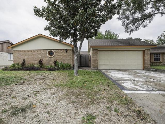 819 Seamaster Dr, Houston, TX 77062