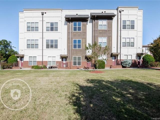 819 Seigle Point Dr, Charlotte, NC 28204