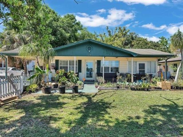 819 Sikes Blvd, Lakeland, FL 33815