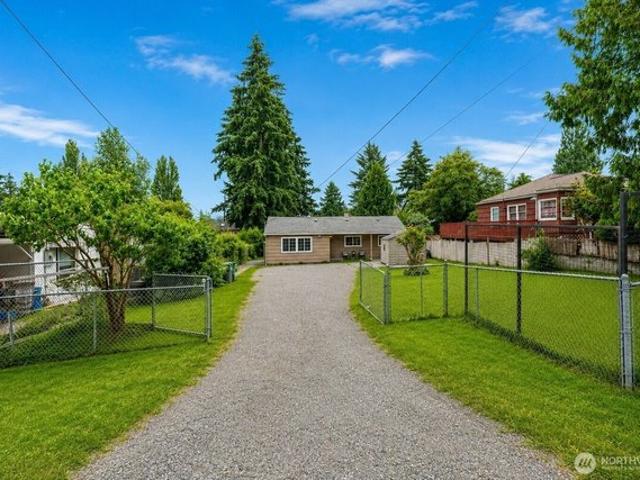819 SW 134th St, Burien, WA 98146