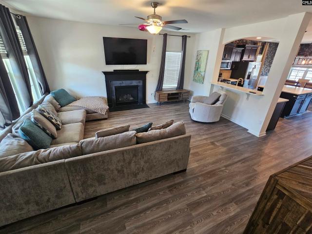 819 Queenshire Lane