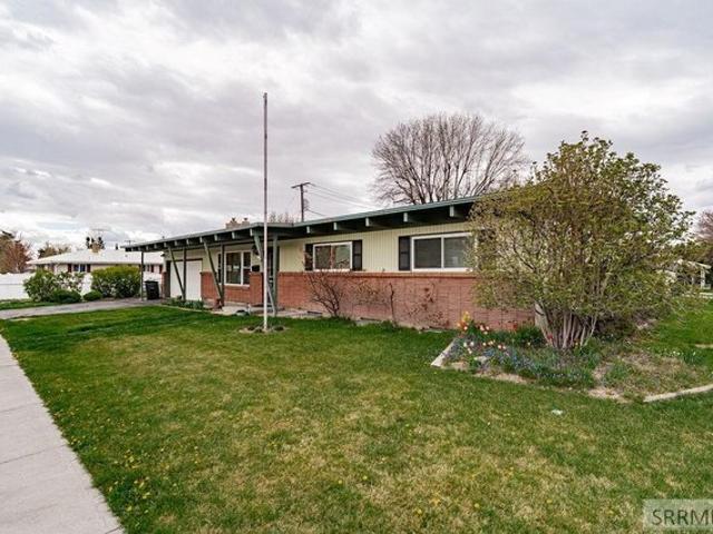 819 Raymond Dr, Idaho Falls, ID 83402