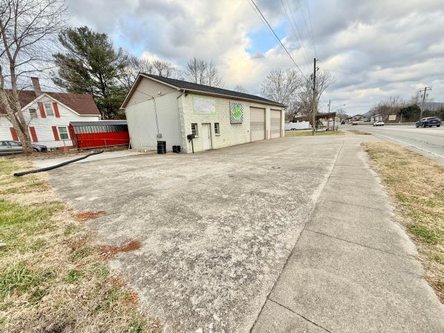 819 River Drive