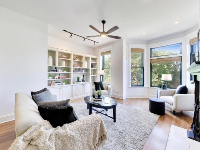 819 W Dickens Avenue # 3C