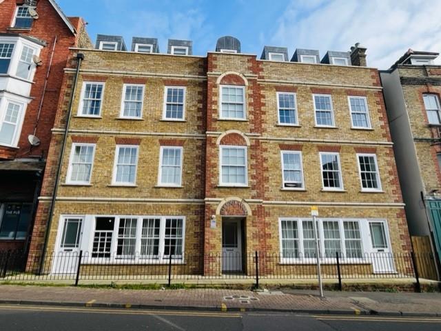 81 85 High Street, Ramsgate CT11 2 bed apartment to rent £1,050 pcm £242 pw