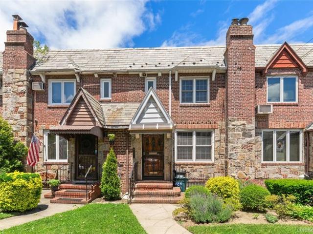 81 11 77th Ave, Glendale, NY 11385