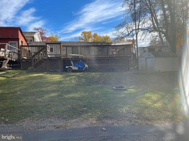 81 37 Forest Ln, Falling Waters, WV 25419
