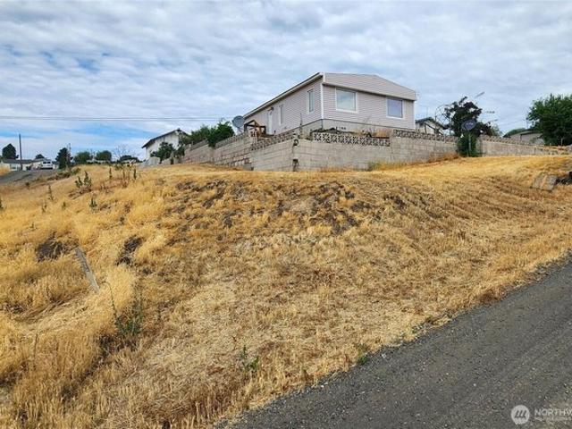 81 Tacoma Ave, Eltopia, WA 99330