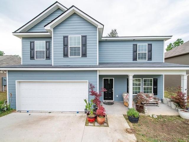 81 Wood Hill Dr, Smiths Station, AL 36877
