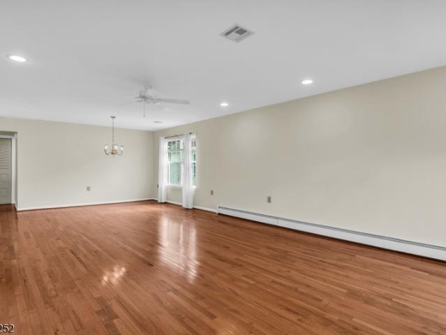 81 Woodstock Dr