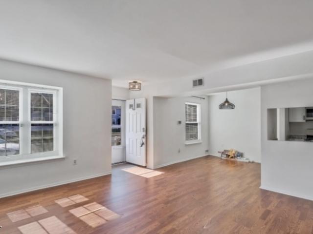 81 Almond Dr