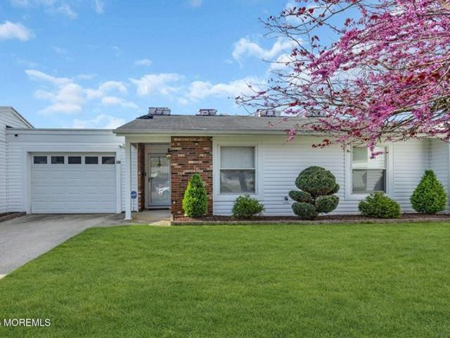 81 Banyan Plz Unit B, Monroe, NJ 08831