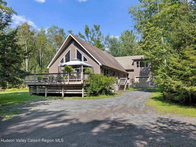 81 Baker Court Dr, Tannersville, NY 12485