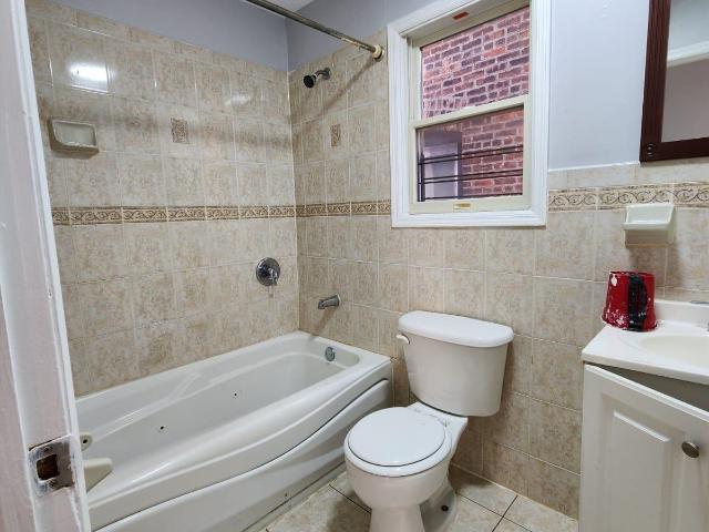 81 Bergen Ave # 2