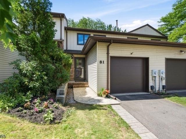 81 Canterberry Cir, Raritan, NJ 08822