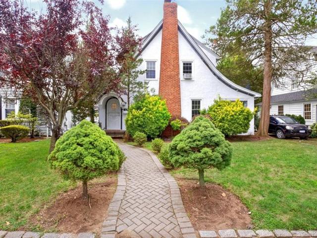 81 Chatham Pl, West Hempstead, NY 11552