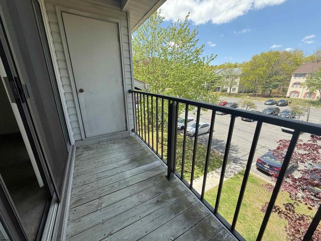 81 Colonial Ct