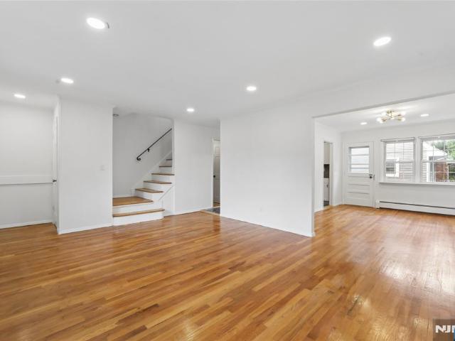 81 Cortland Place