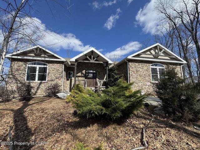 81 Dakota Drive, Hazleton, PA 18202