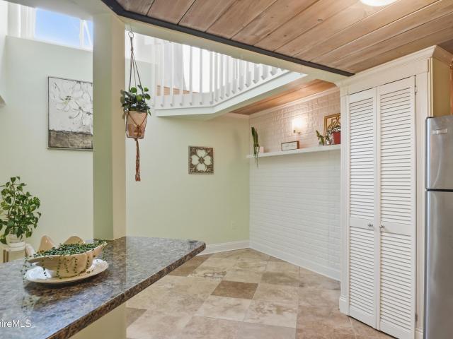 81 Dartmouth St, Unit 108, Pittsfield, MA 01201 | MLS #248712 | Compass