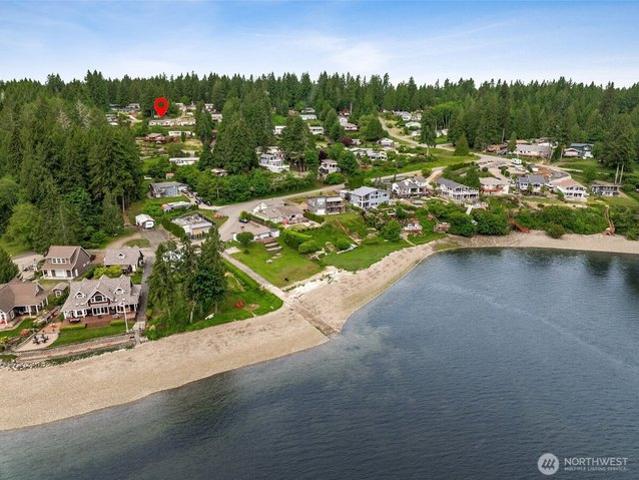 81 E Sea Breeze Dr, Grapeview, WA 98546