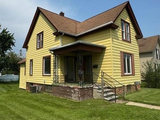 81 Fessenden St, Mount Clemens, MI 48043