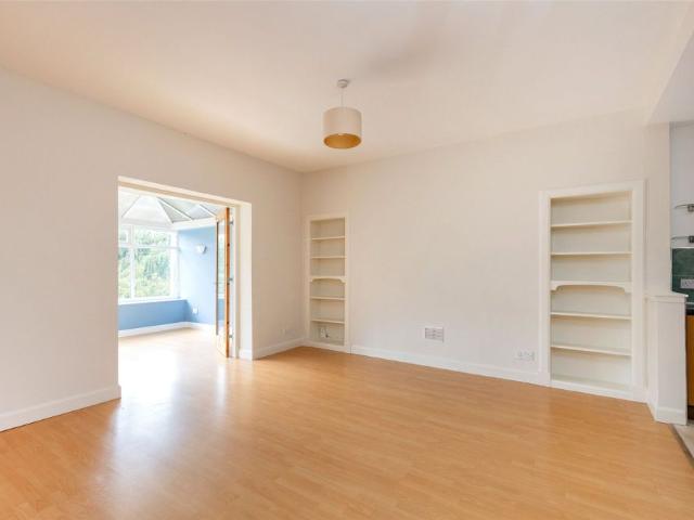 81 Glasgow Road