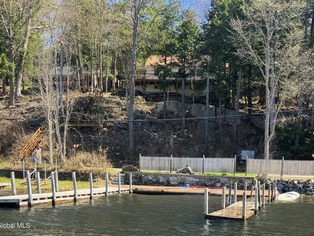81 Hanneford Rd, Kattskill Bay, NY 12804