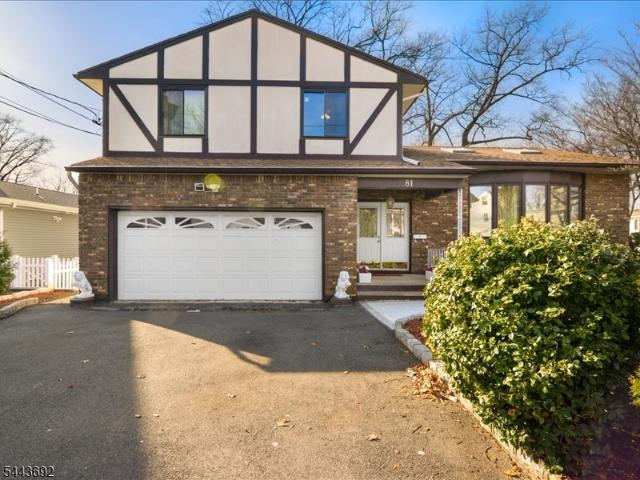 81 Hastings Ave