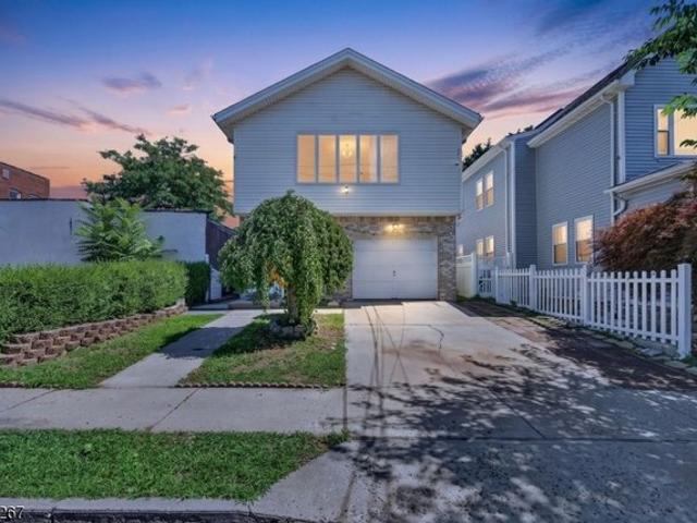 81 Home Pl, Lodi, NJ 07644