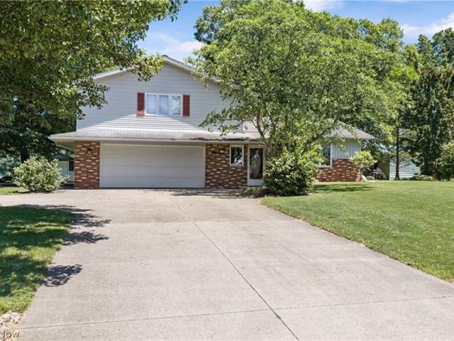 81 Lerue St, Apple Creek, OH 44606