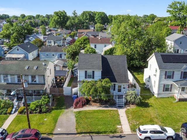 81 Lockwood Avenue