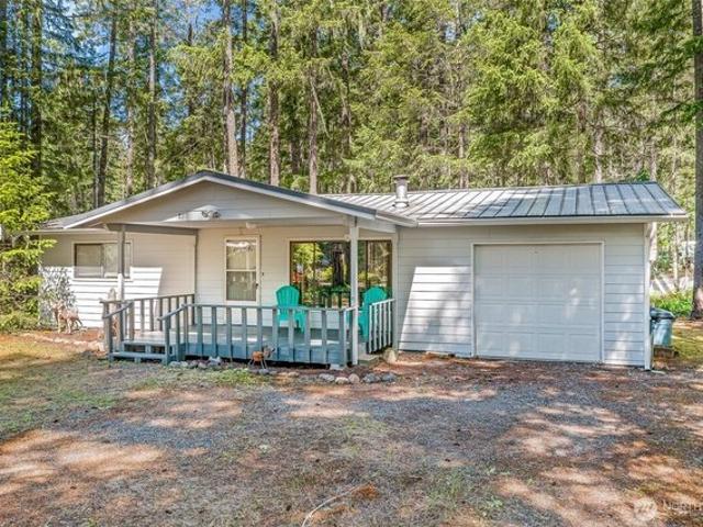 81 N Buckhorn Ct, Hoodsport, WA 98548