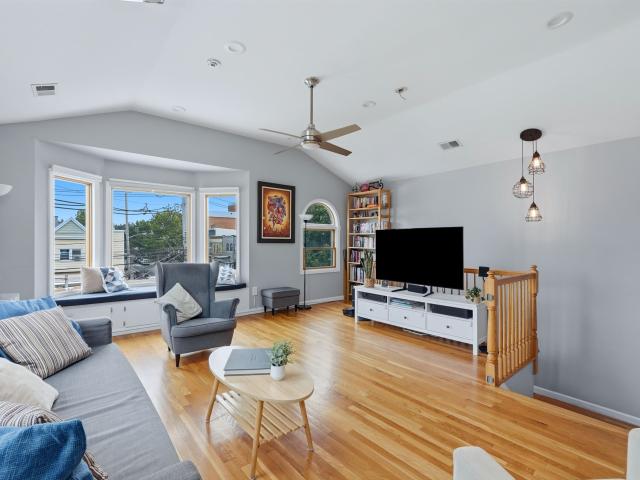 81 Nelson Ave # 2X