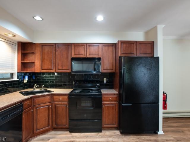 81 Overlook Dr