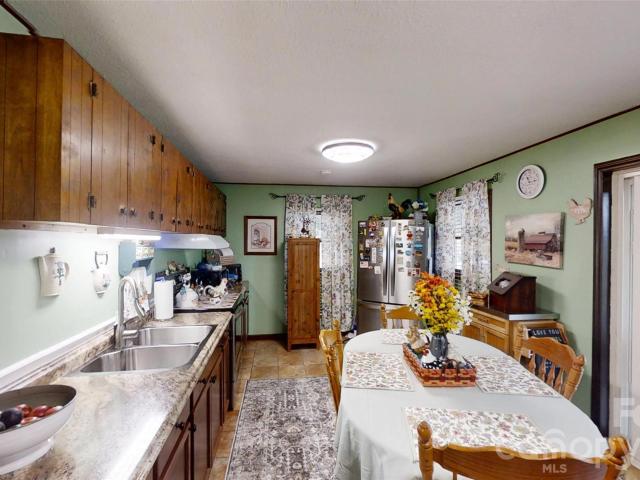 81 Pine Mount Road