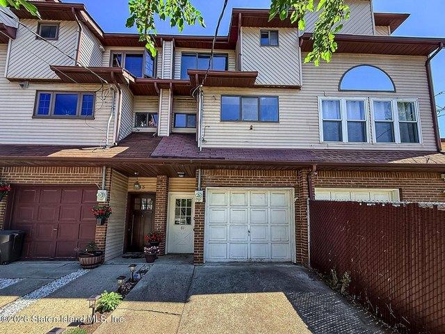 81 Robinson Ave, Staten Island, NY 10312